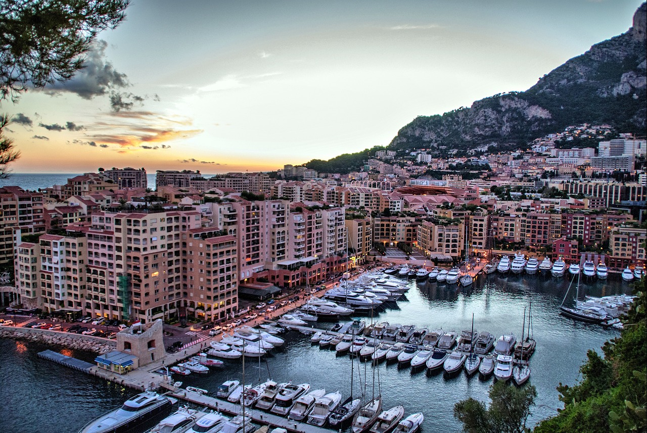 Sun, Sea, and Glamour: Guided tour of Nice, Eze, and Monaco - Xplore France